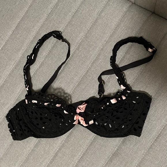 Victoria's Secret | Intimates & Sleepwear | Stunning Bra | Poshmark